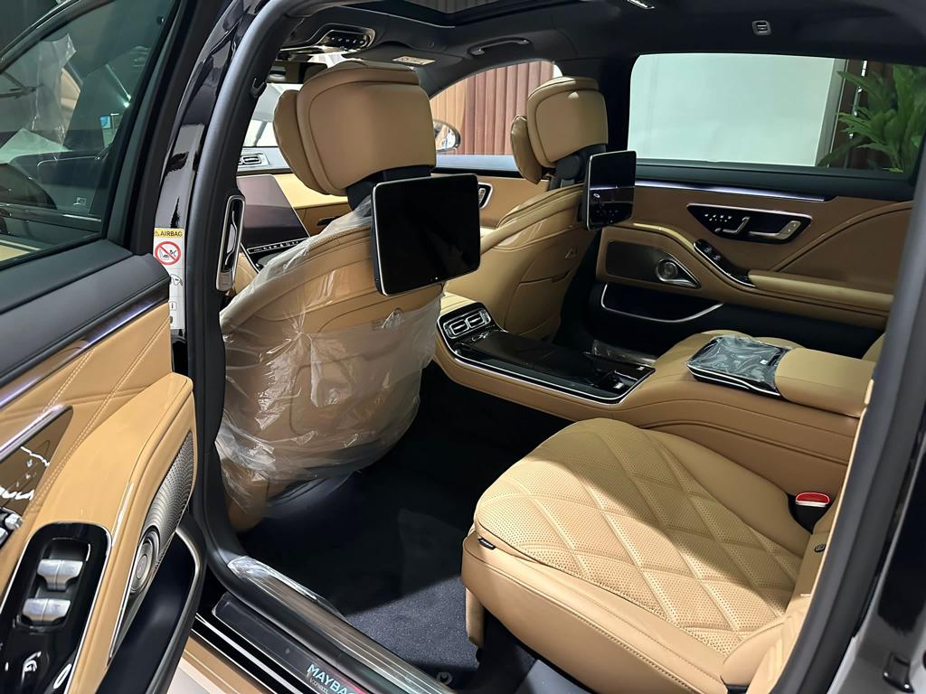 Mercedes Benz Maybach S680 Virgil Abloh